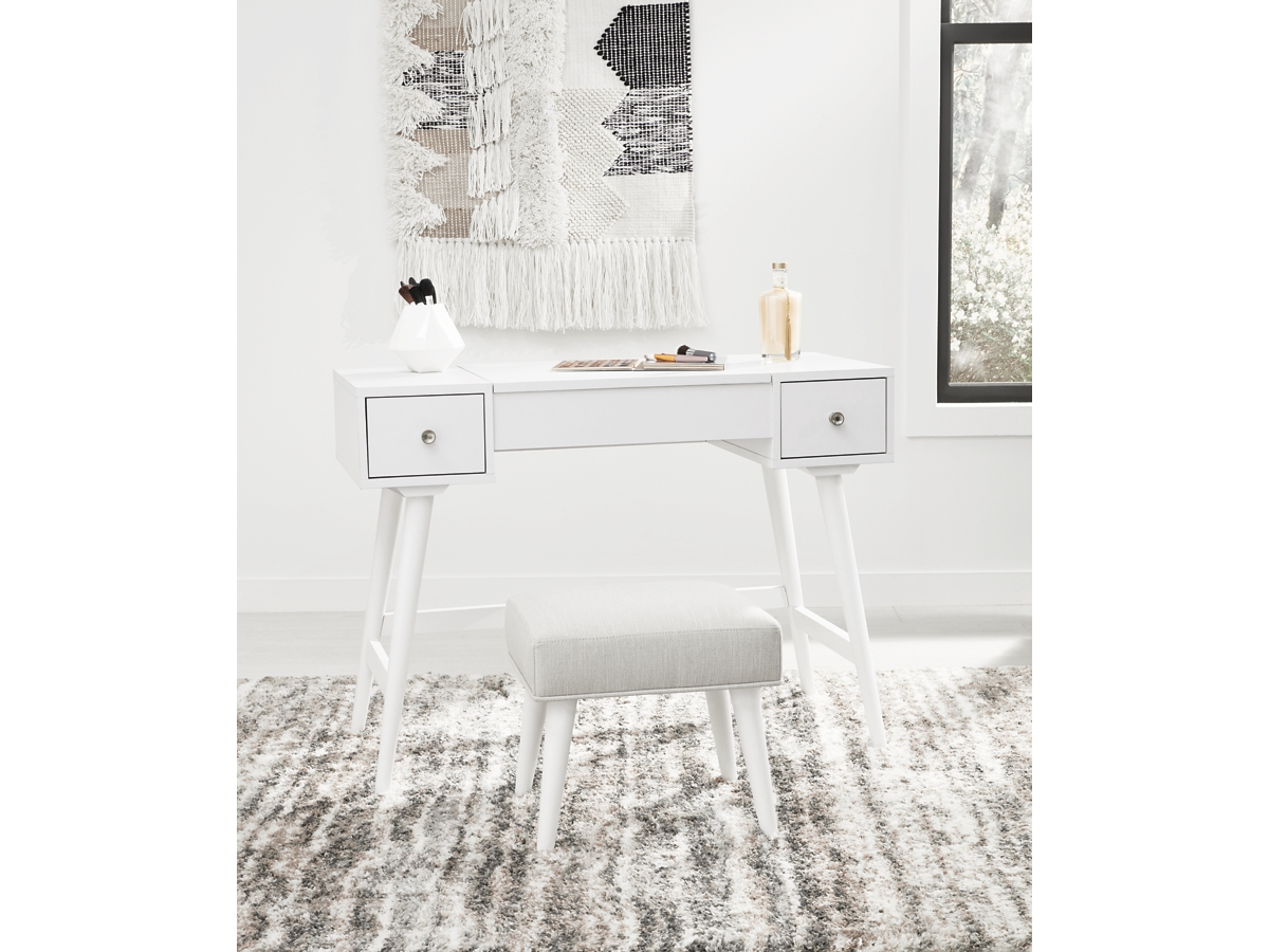 Thadamere Vanity Set with Stool